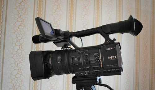 Видеокамера Sony HDR-AX2000E