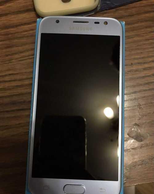 Телефон Samsung Galaxyj3