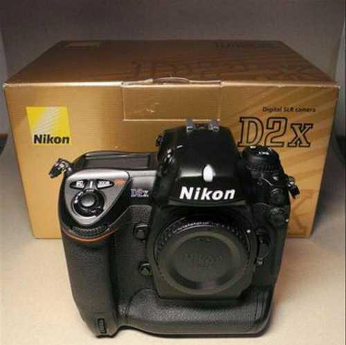 Топовый Nikon D2X