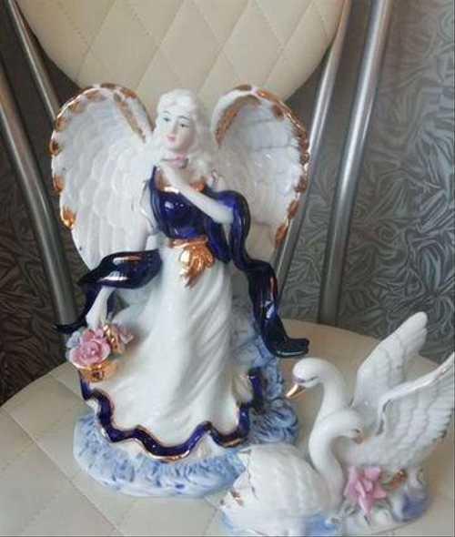 Фарфоровые статуэтки, ангел и лебеди