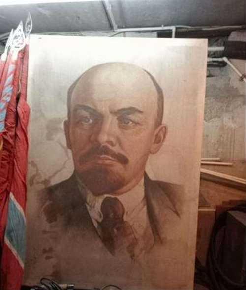 Портрет Ленина, знамёна