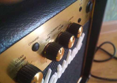 Комбоусилитель Marshall MG10