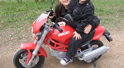 Детский электромотоцикл Peg Perego Ducati Monster