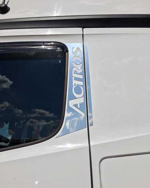Накладка на стойки дверей Mercedes Actros