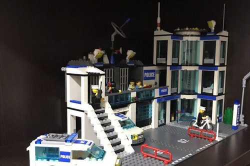 Lego City 7498 Полицейский участок