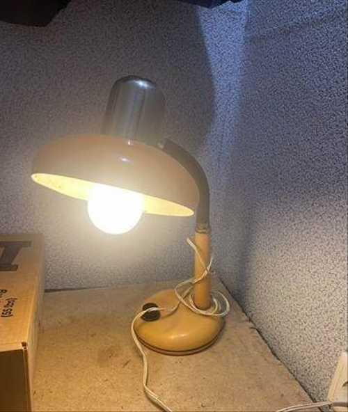 Советская настольная лампа