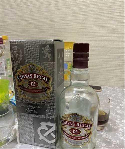 Пустая бутылка Chivas