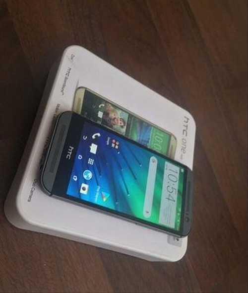 Смартфон HTC One m8 после падения