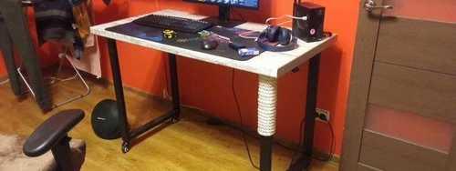 Компьютерный стол 120x60 на колесиках