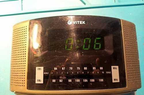 Радиочасы с будильником Vitek VT-3502GY