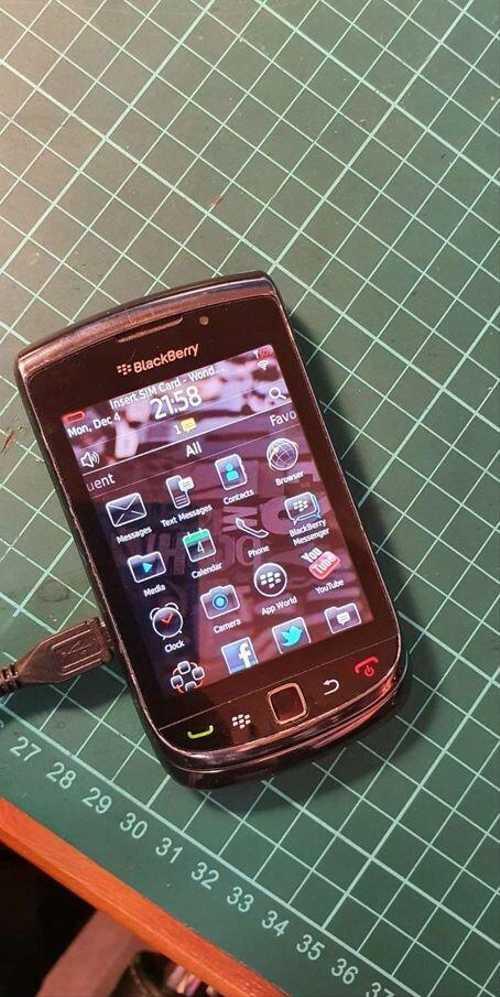 Телефон BlackBerry 9800
