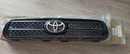 Решетка радиатора Toyota rav4 lll поколения