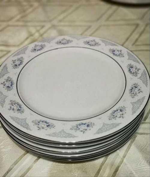 Набор столовой посуды (блюдо и тарелки)