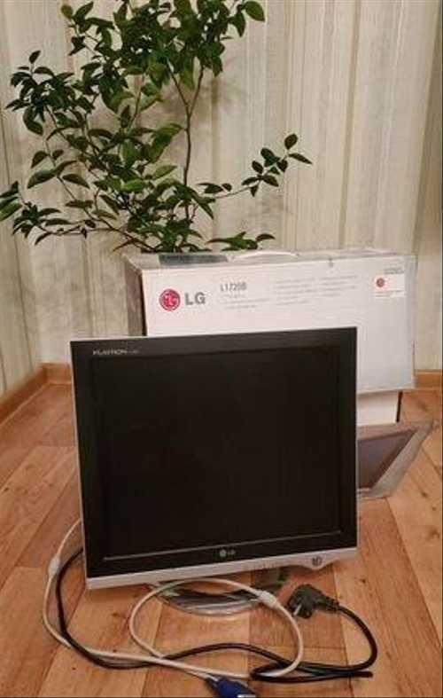 ЖК монитор LG flatron L17520B 17"