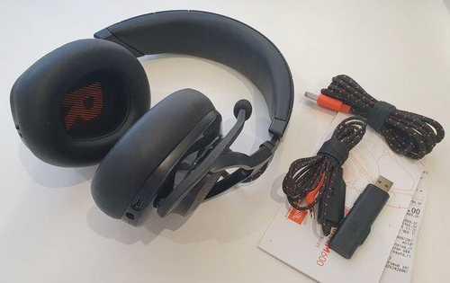 Игровая гарнитура JBL Quantum 600