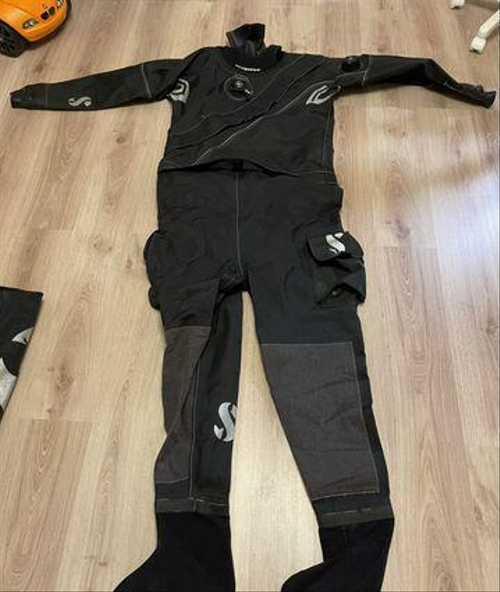 Сухой гидрокостюм Scubapro