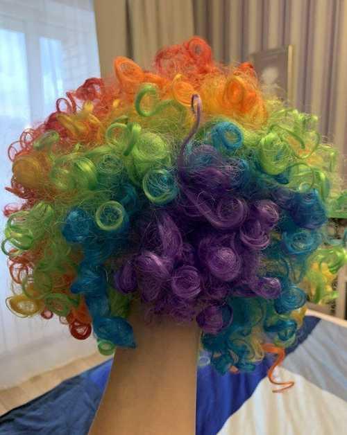 Разноцветный парик клоуна