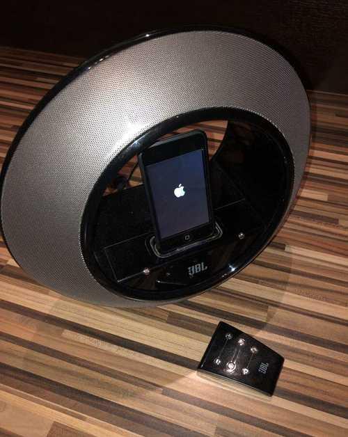 JBL Radial + iPod Touch 1st Gen 8gb