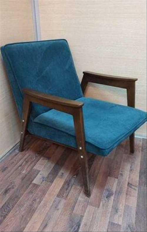 Кресло ретро столик
