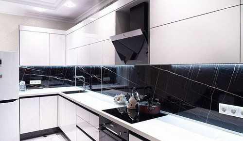 Кухонный гарнитур с фасадами luxos (от fundermax)