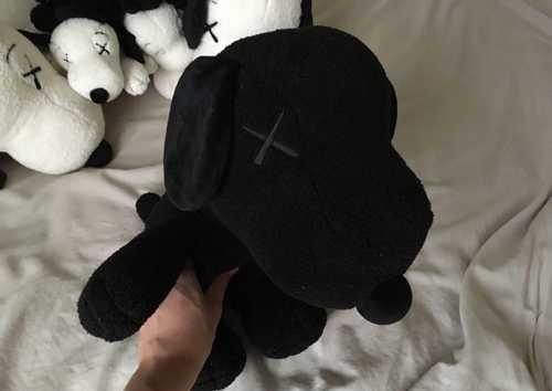 Kaws Uniqlo Peanuts snoopy plush toy black small