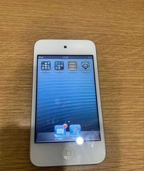 Apple iPod touch 5G 8GB (MD057LL/A)