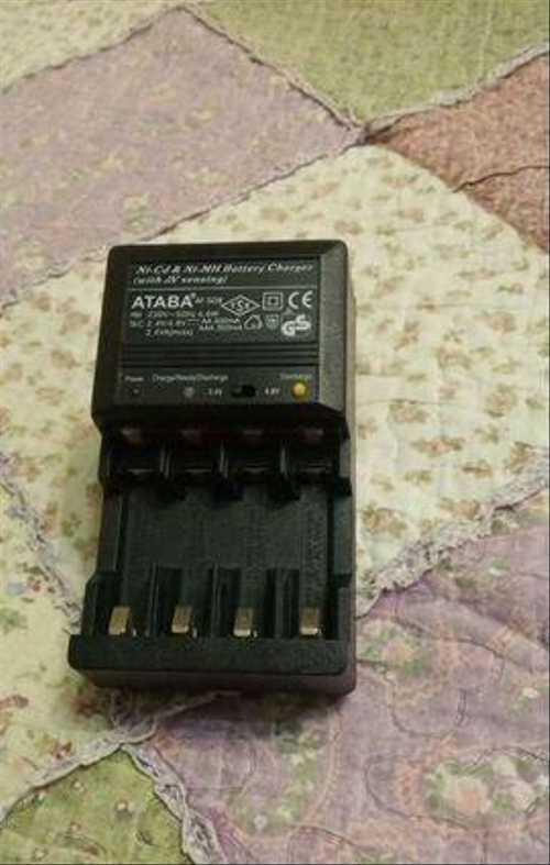 Зарядное устройство для аккумуляторов AAA и аа. Ав