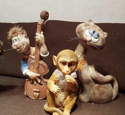 Статуэтки керамические (2 кота и обезьяна)