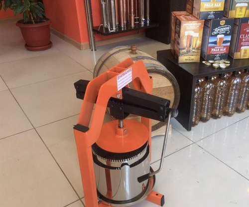 Пресс SOK 6 литров с кожухом