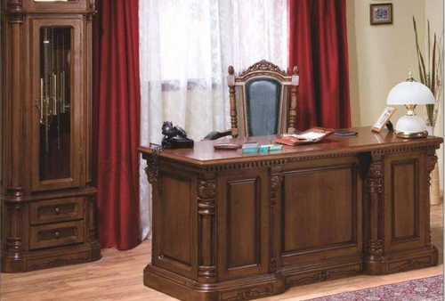 Румынский письменный стол
