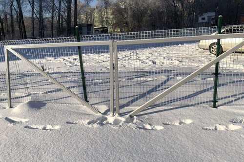 Секционные ворота с столбами