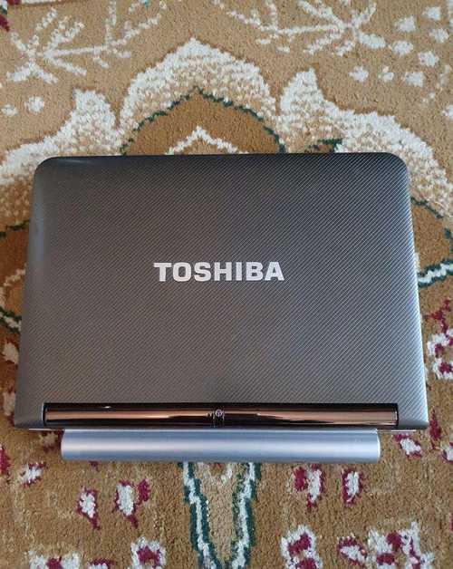 Ноутбук Toshiba NB200-10Z компактный, работает иде