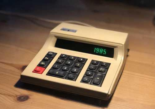 Ретро калькулятор СССР. 1985. Антураж