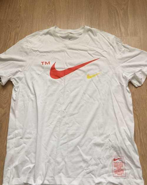 Футболка Nike Tee