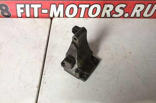 Кронштейн генератора Toyota Corolla E150
