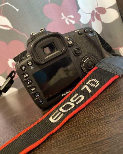 Зеркальный фотоаппарат Canon eos 7D + быстрым торг