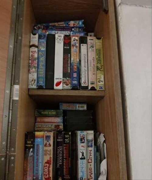Видеокассеты VHS фильмы, мультики 60шт