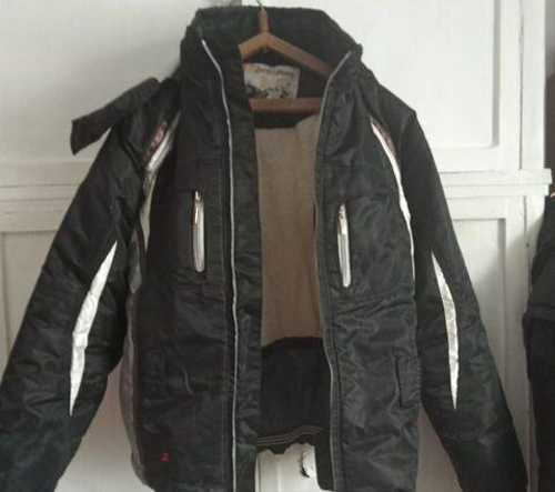 Куртка чёрная короткая зимняя размер 44-46