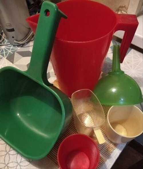 Набор пластиковой посуды