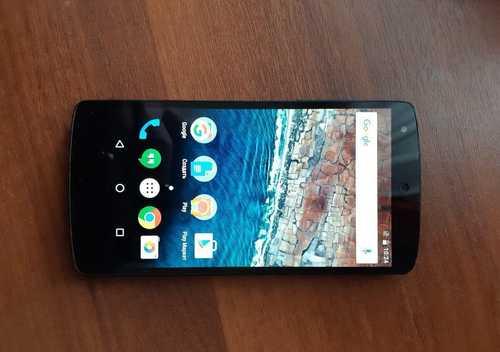 Телефон LG Nexus 5