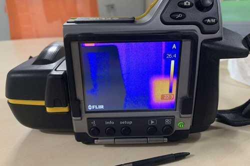 Профессинальный тепловизор Flir B200