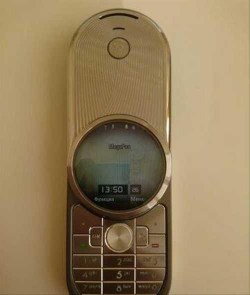 Телефон Motorola Aura R1