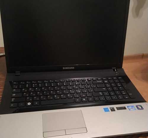 Ноутбук SAMSUNG NP300E7A в разборе