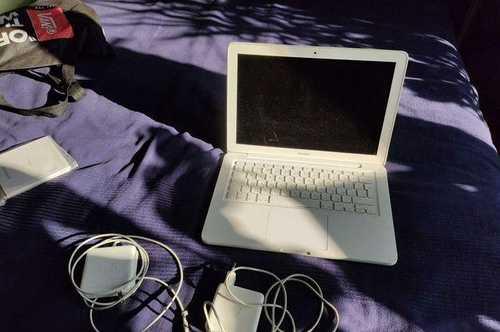 Macbook white 2010