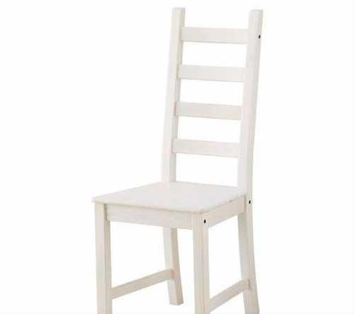 2 стула Икеа Каустби белого цвета + 2 подушки Икеа