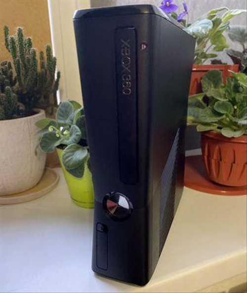 Xbox 360 4GB
