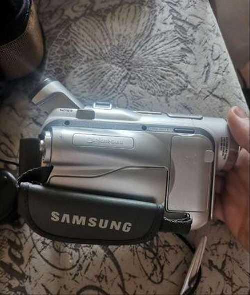 Видеокамера Samsung vp-d105i