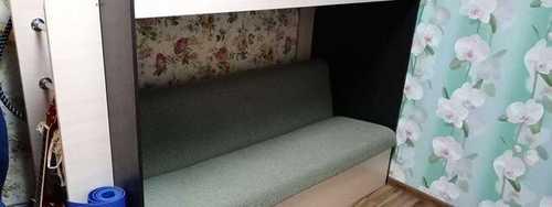 Кровать чердак с диваном