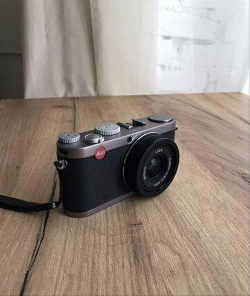 Компактный фотоаппарат leica x1