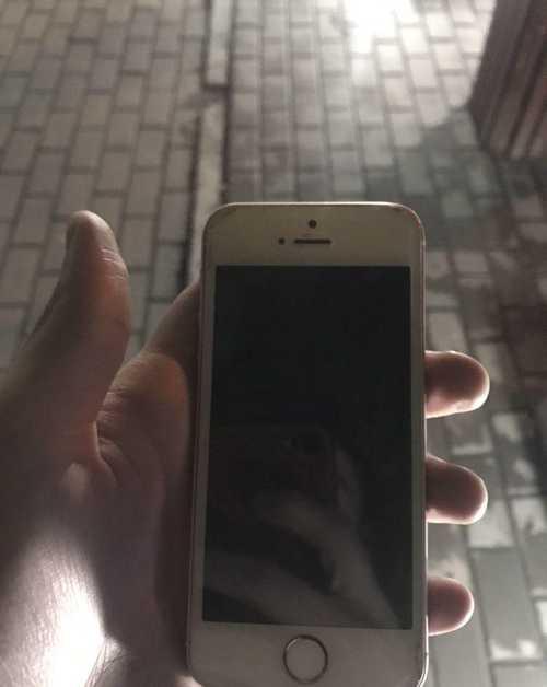 Телефон iPhone
